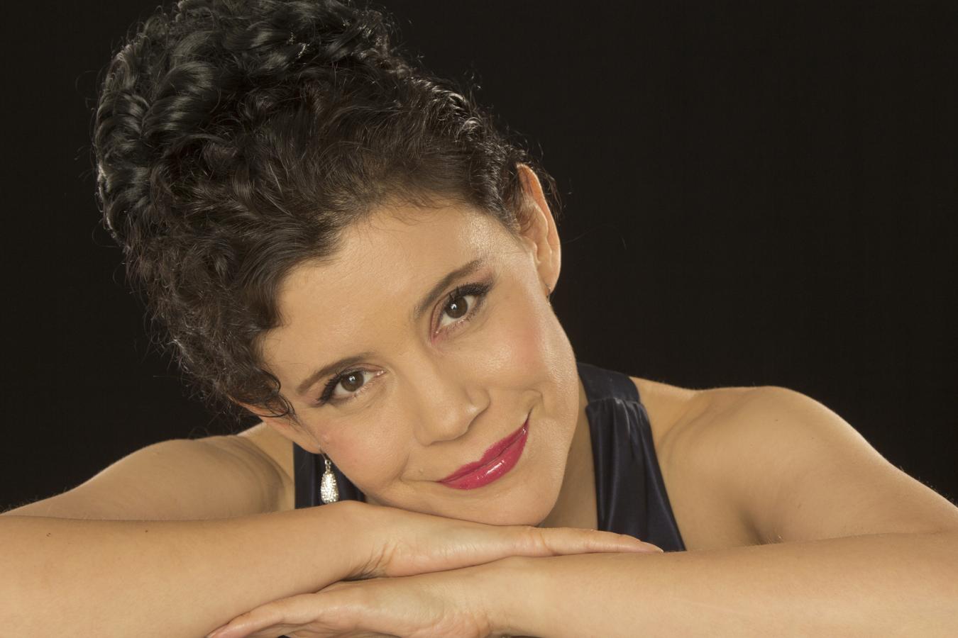 La mezzosoprano mexicana Carla López-Speziale recibe nutridas ovaciones ...