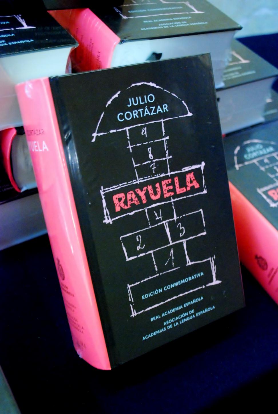 A 56 años de la aparición de Rayuela, de Julio Cortázar, se presenta la ...