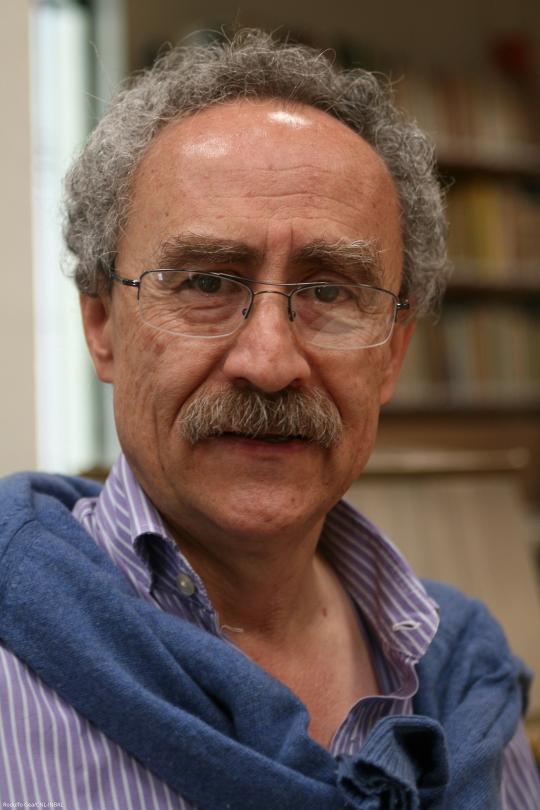 Por su labor en la investigación literaria reconocen a Héctor Perea con ...