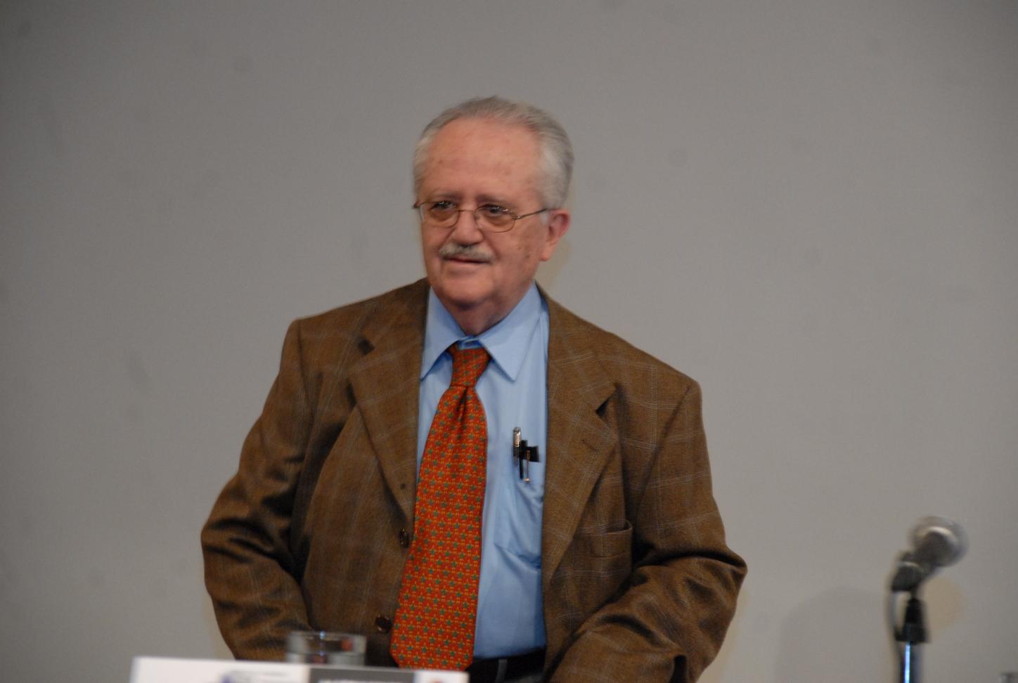 Fallece el escritor y crítico literario José de la Colina | Prensa INBA ...