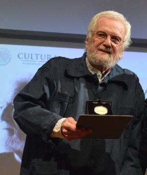 Alan Glass deja una importante obra surrealista que abona al arte ...