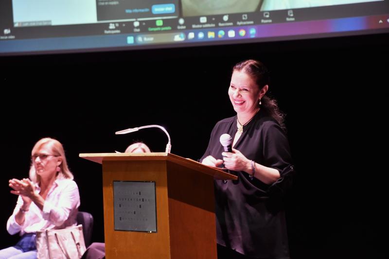 Ratifican a Diana Farías Ortegón al frente de la Escuela Superior de ...